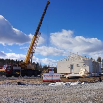 Talon rakentaminen - valmistalon pystytys | Muurametalot